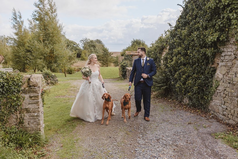 Pretty Autumn Wedding for Jonna and Chris | Ash Barton Estate
